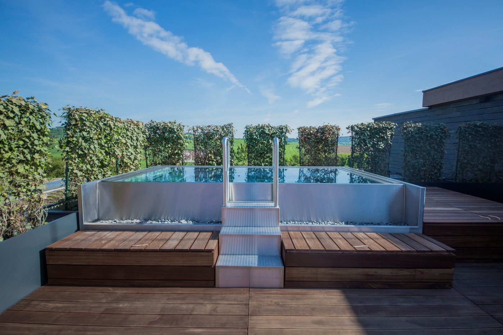 DaVinci Spas – Custom Stainless Steel and Copper Spas